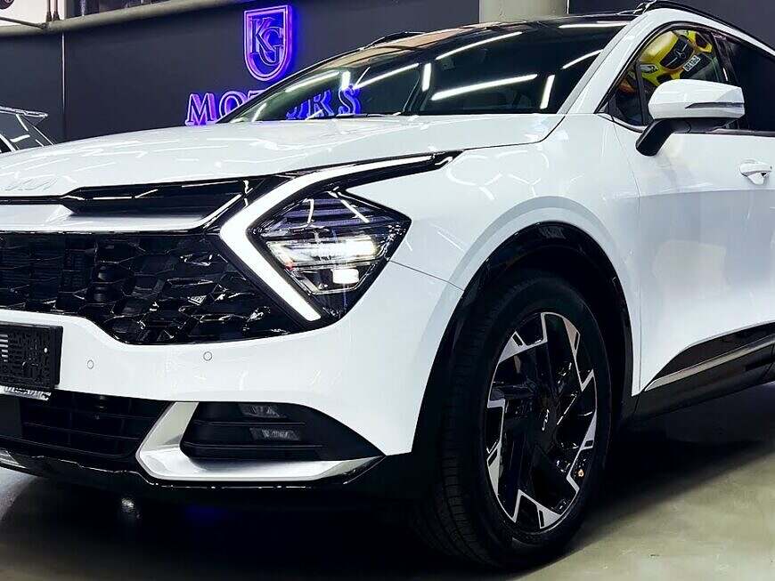 Take a Walkaround Tour of a 2023 Kia Sportage SUV